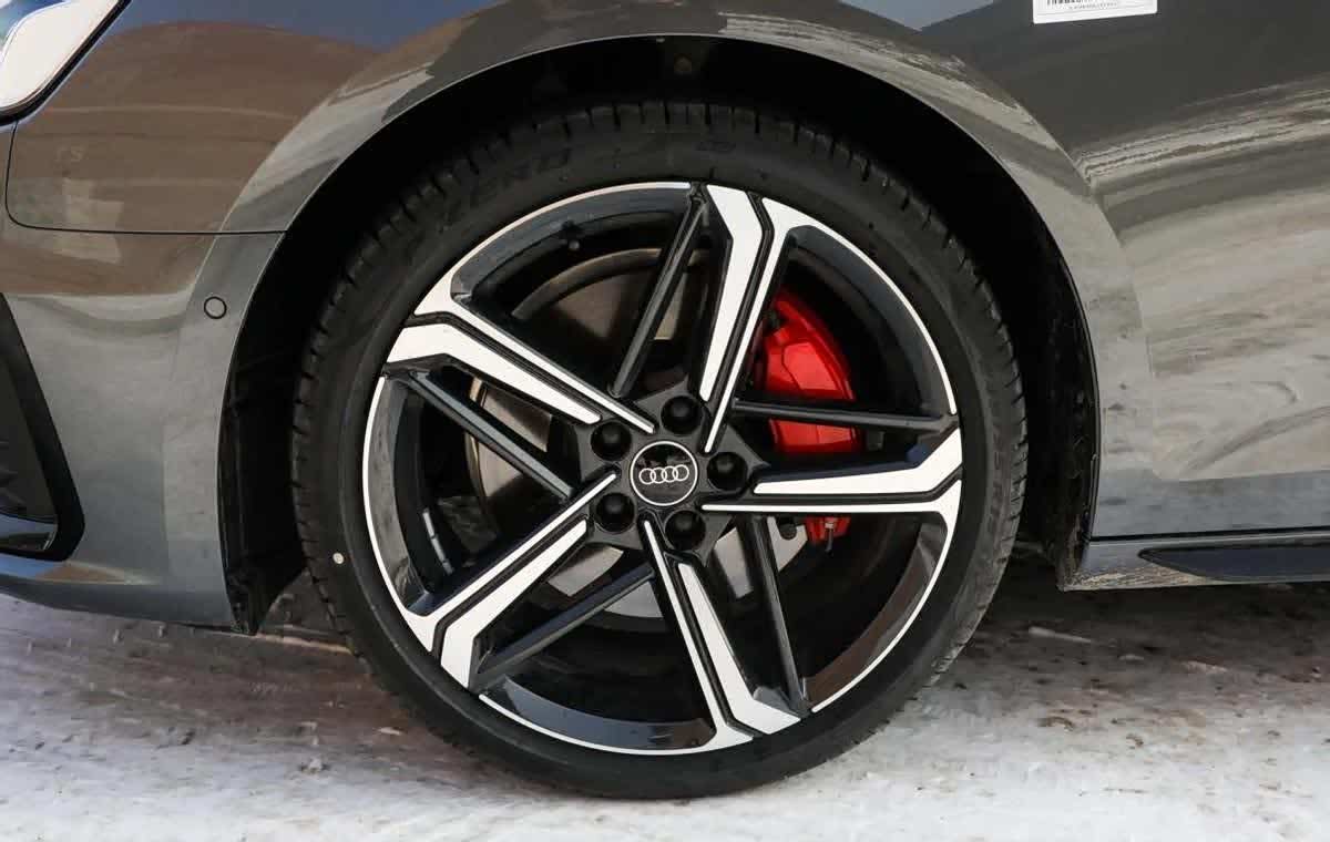 凯迪拉克CT5和奥迪A4L到底该如何选？对比后你就知道了_车家号_发现车生活_汽车之家