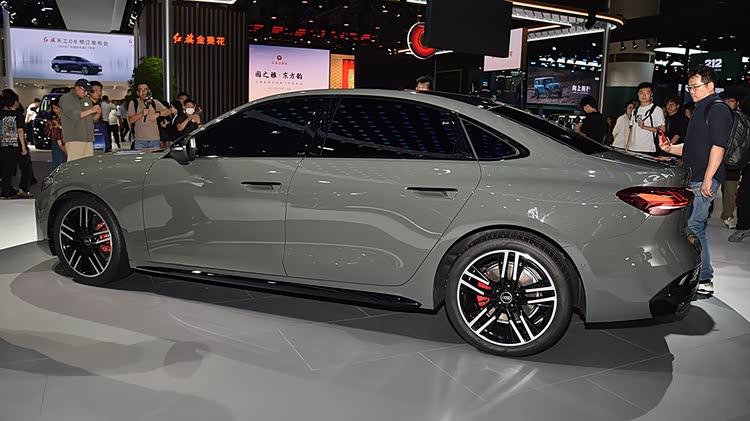 首搭第五代EA888发动机，奥迪A5L还有更稳定混动技术？_车家号_发现车生活_汽车之家