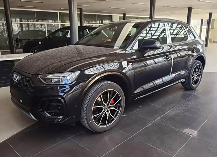 【文章】绝版升级！2025款奥迪Q5L到店，侧面新增经典“四个圈”设计！_车家号_汽车之家