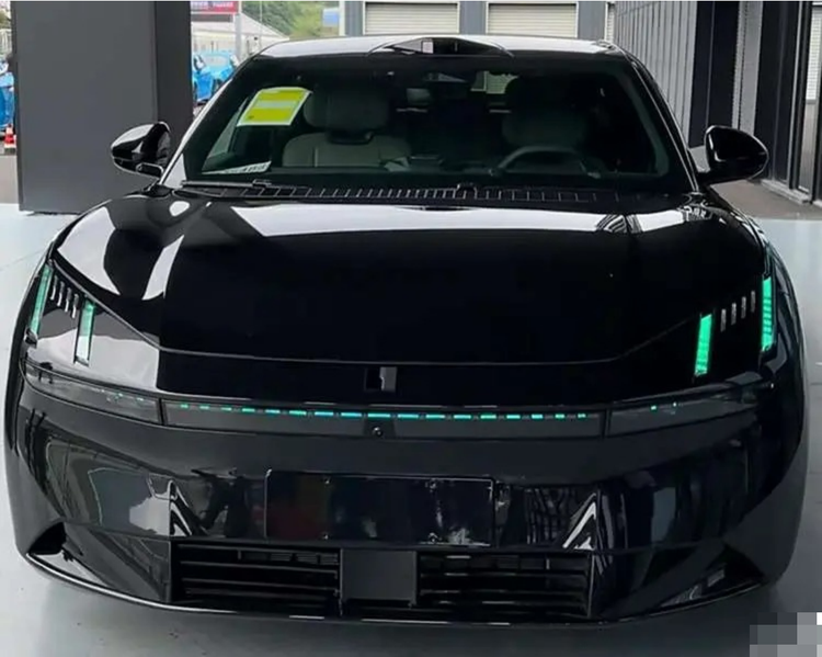 【文章】领克Z10实车现身，尺寸超小米SU7，配双腔空悬+CDC悬架，能火吗？_车家号_汽车之家