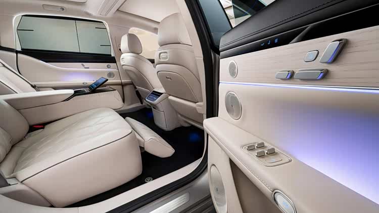 8月6日上市！探店体验华为享界S9：颠覆BBA“78S”的新豪华旗舰_车家号_发现车生活_汽车之家