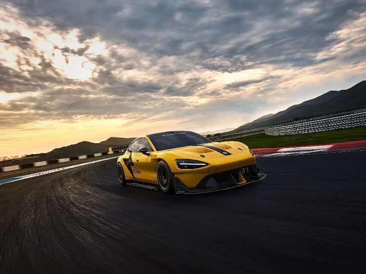 【文章】小米SU7 Ultra Prototype：全球首发，剑指纽北最快四门电车_车家号_汽车之家