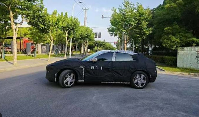 小米YU7实车图曝光，能否撼动电动车市场格局？_车家号_发现车生活_汽车之家