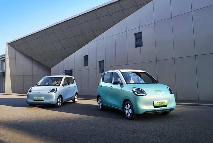 好看好开还舒适，宏光MINIEV四门版很难让人不“上头”？_车家号_发现车生活_汽车之家