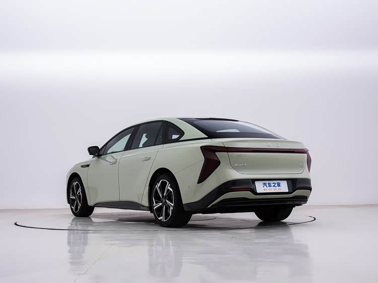 红旗EH7，提供单/双电机，续航里程820km_车家号_发现车生活_汽车之家