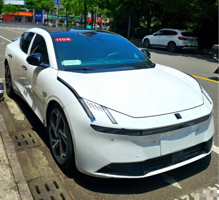 领克Z10实车现身街头，800V平台+双胶空悬，竞争小米SU7智己L6_车家号_发现车生活_汽车之家