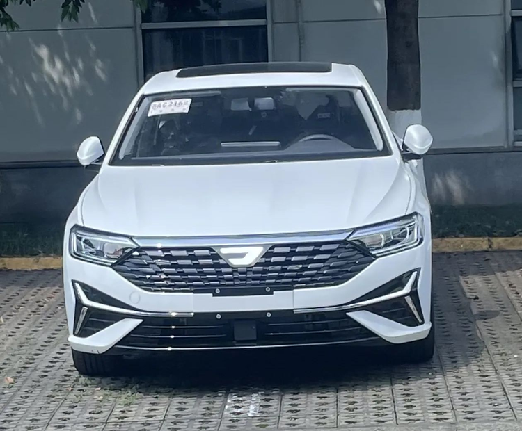 捷达汽车发布VA7预告图，或有可能采用AT变速器_车家号_发现车生活_汽车之家