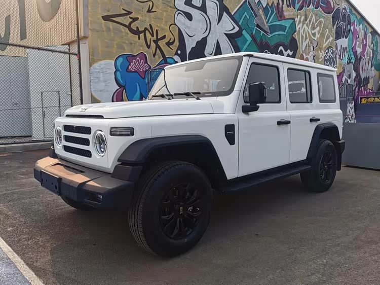 全新212实车图！车长超4米7，配2.0T+8AT动力，搭分时四驱+两把锁_车家号_发现车生活_汽车之家