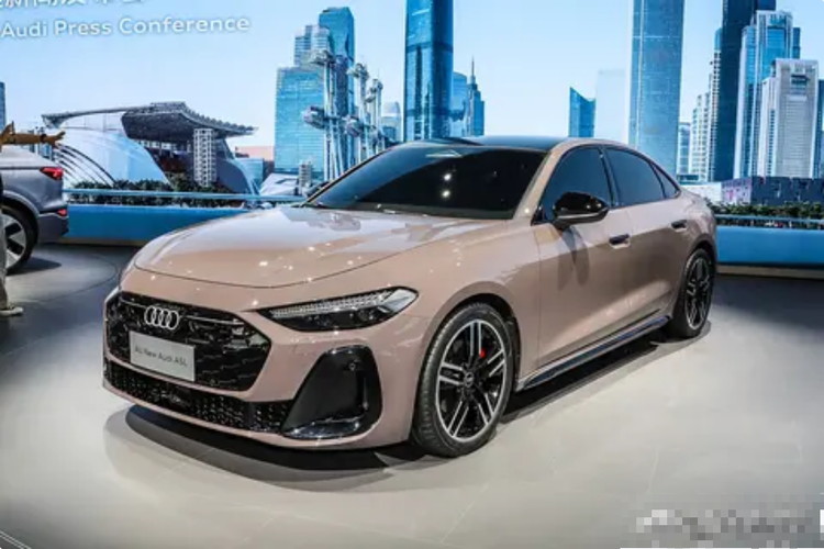 奥迪A5L产线实车曝光，三厢设计+2.0T动力，明年上市与A4L同售！_车家号_发现车生活_汽车之家