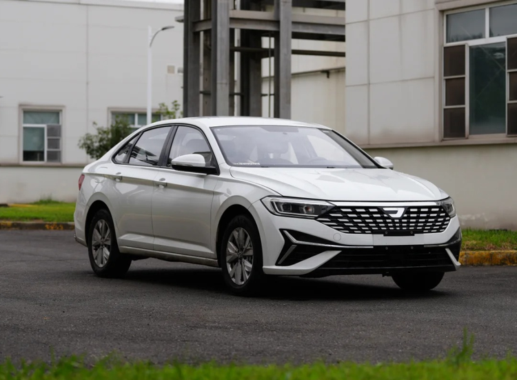 换标版速腾！大众捷达VA7工厂实拍，起步价不超10万，配AT变速箱_车家号_发现车生活_汽车之家