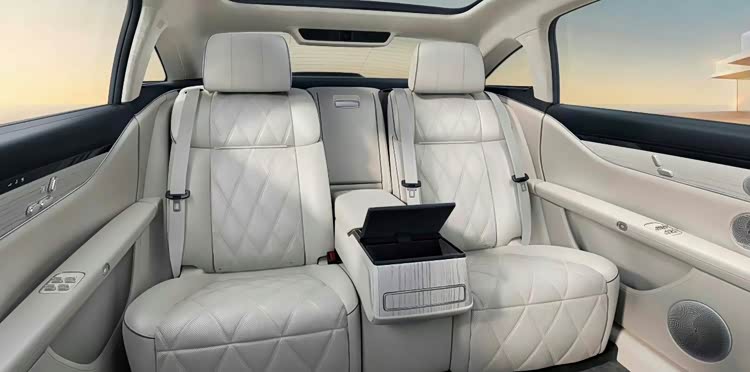 豪华体验揭秘，余承东称享界S9将成下一个爆款_车家号_发现车生活_汽车之家