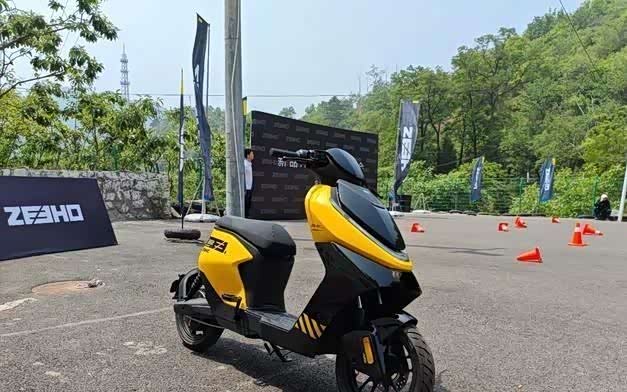 极核AE4系列：电动摩托界的“速度与激情”，性能与价格怎么样？_车家号_发现车生活_汽车之家