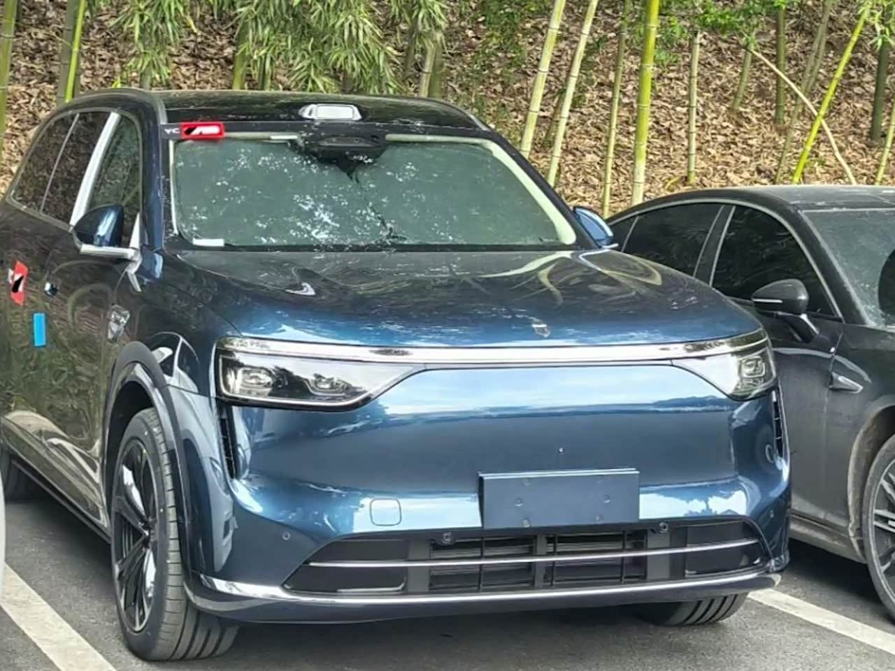 问界M8实车曝光！车长近5米、对标理想L9，会成为下一个爆款吗？_车家号_发现车生活_汽车之家