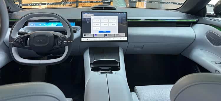 【文章】吉利造“黑武士”，尺寸超小米SU7，配双腔空悬+CDC悬架，能火？_车家号_汽车之家