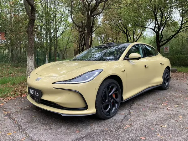 科技与环保共舞2025 纯电轿车三杰：极氪 007、小米 SU7、智己 L6_车家号_发现车生活_汽车之家