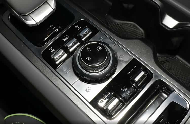 北京越野BJ40e魔核电驱版，独立后悬挂，带三把锁_车家号_发现车生活_汽车之家