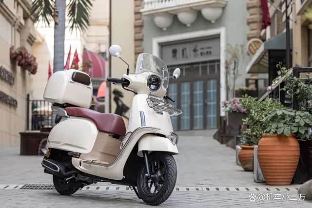 两本对决：新本NS125LA对比五羊本田F125，到底该如何选择？_车家号_发现车生活_汽车之家