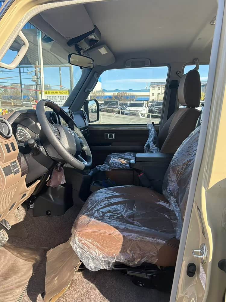 24款丰田LC76 4.0自动挡次顶配 颜色 黄棕86万_车家号_发现车生活_汽车之家