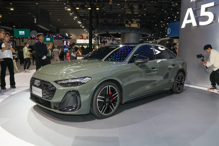 奥迪A5L新车型到店！换装新配置，华为智驾成亮点_车家号_发现车生活_汽车之家