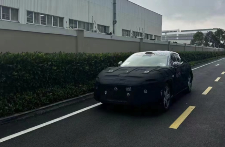 小米首款SUV MX11路试曝光：设计似“法拉米”，2025年有望面世_车家号_发现车生活_汽车之家