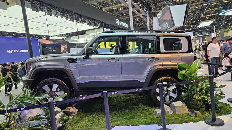 预售价 22.48-24.48 万 北京 BJ40 魔核电驱版开启预售_车家号_发现车生活_汽车之家