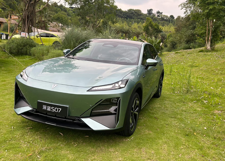 新款深蓝S7更名深蓝S07，搭华为智驾，升级3C快充电池，月底上市_车家号_发现车生活_汽车之家