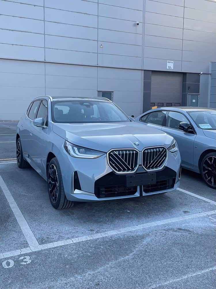 全新宝马X3L街头现身！全景星轨天幕+动力/底盘升级，大过奔驰GLC_车家号_发现车生活_汽车之家