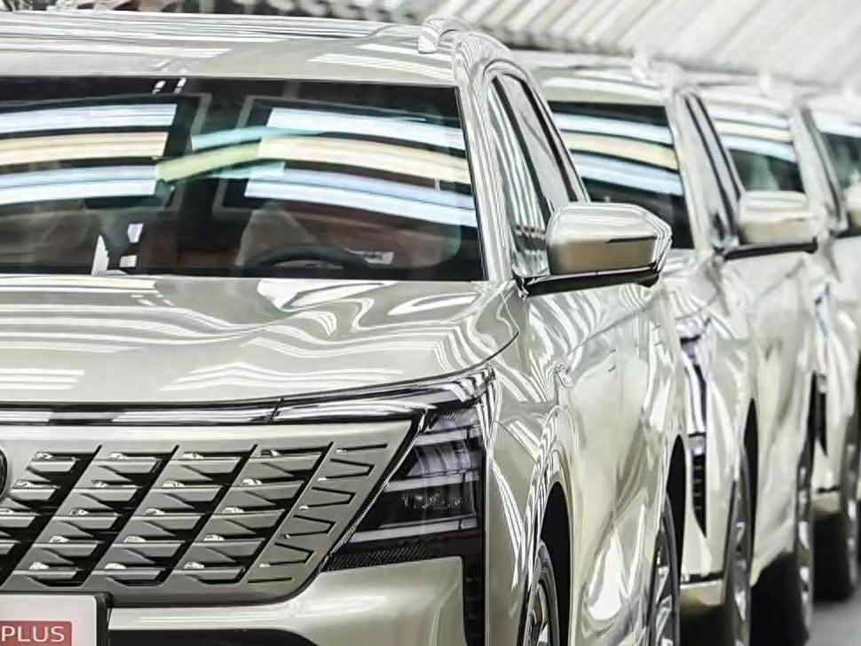 全系搭载1.5T+8AT！第四代长安CS75 PLUS量产下线，预计10月上市_车家号_发现车生活_汽车之家