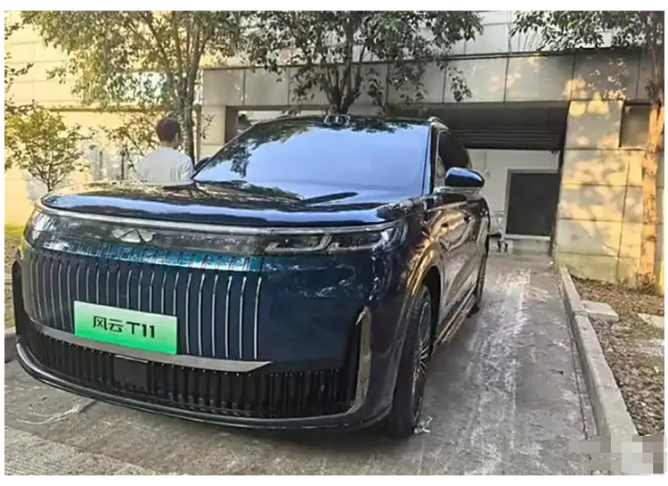 奇瑞风云T11街头亮相，车长5米1+六座空间，双屏内饰+增程四驱！_车家号_发现车生活_汽车之家