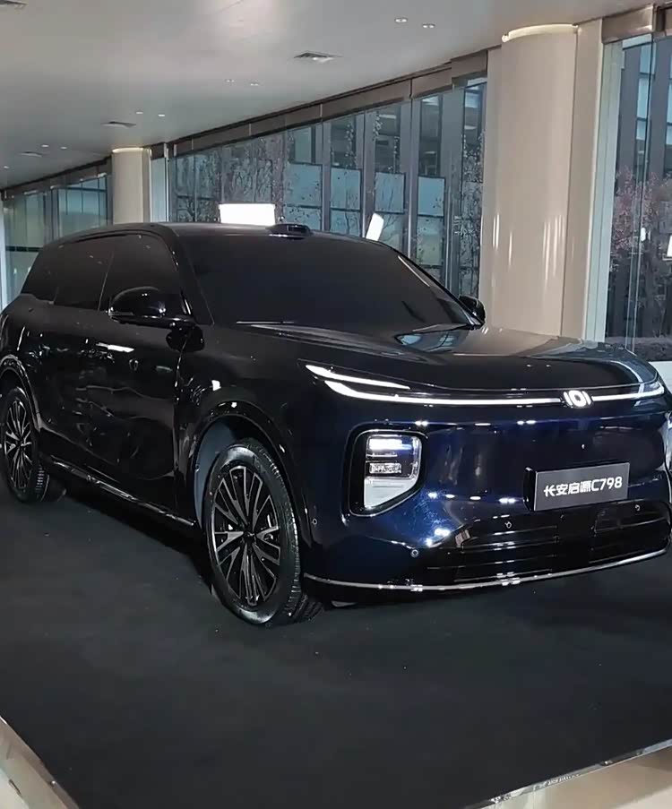 【文章】长安启源C798实车亮相：4.8米长+豪配，15万起售亲民插混SUV！_车家号_汽车之家