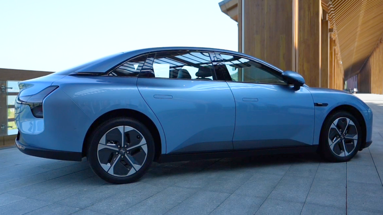 【文章】好看好开还不贵？详细体验小鹏MONA M03，年轻人第一台操控神器？_车家号_汽车之家