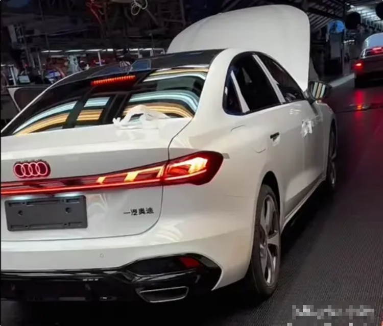 【文章】全新奥迪A5L实车亮相！5米车长+2.0T动力，预计明年下半年上市！_车家号_汽车之家