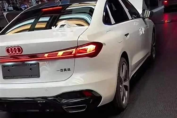 奥迪A5L新车型到店！换装新配置，华为智驾成亮点_车家号_发现车生活_汽车之家