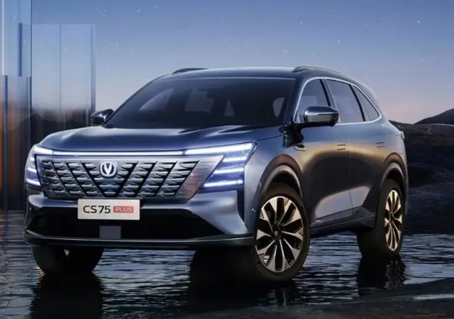 10月上市！全新长安CS75PLUS官图：隐藏门把手+贯穿尾灯＋三联屏_车家号_发现车生活_汽车之家