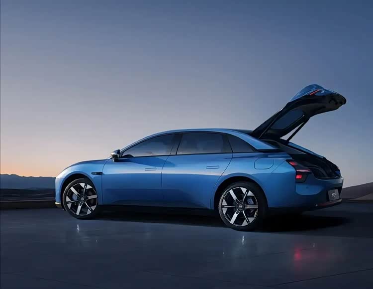 小鹏MONA M03 将于7月3日首发，10-15万元级纯电动轿车市场的新星_车家号_发现车生活_汽车之家