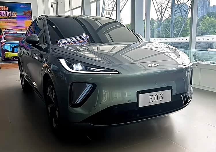 【文章】奇瑞风云E06实车亮相，4.8米车长+冰箱+激光雷达，续航超1600km_车家号_汽车之家