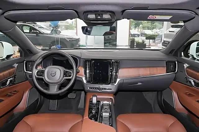 2025款沃尔沃V90上市，2.0T+8AT+四驱全能配置，售44.79-55.69万_车家号_发现车生活_汽车之家
