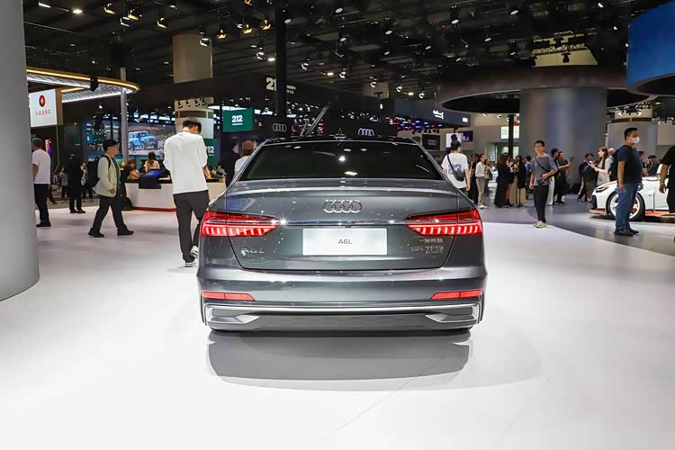 奥迪A6L年度改款来袭，2025款车型配置全面升级，价格公布！_车家号_发现车生活_汽车之家