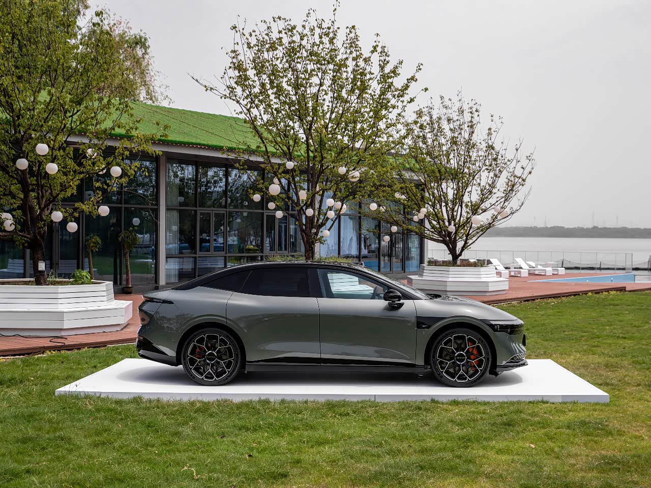 家用电车大乱斗，2025款极氪007、小米SU7、Model 3谁是家庭首选_车家号_发现车生活_汽车之家