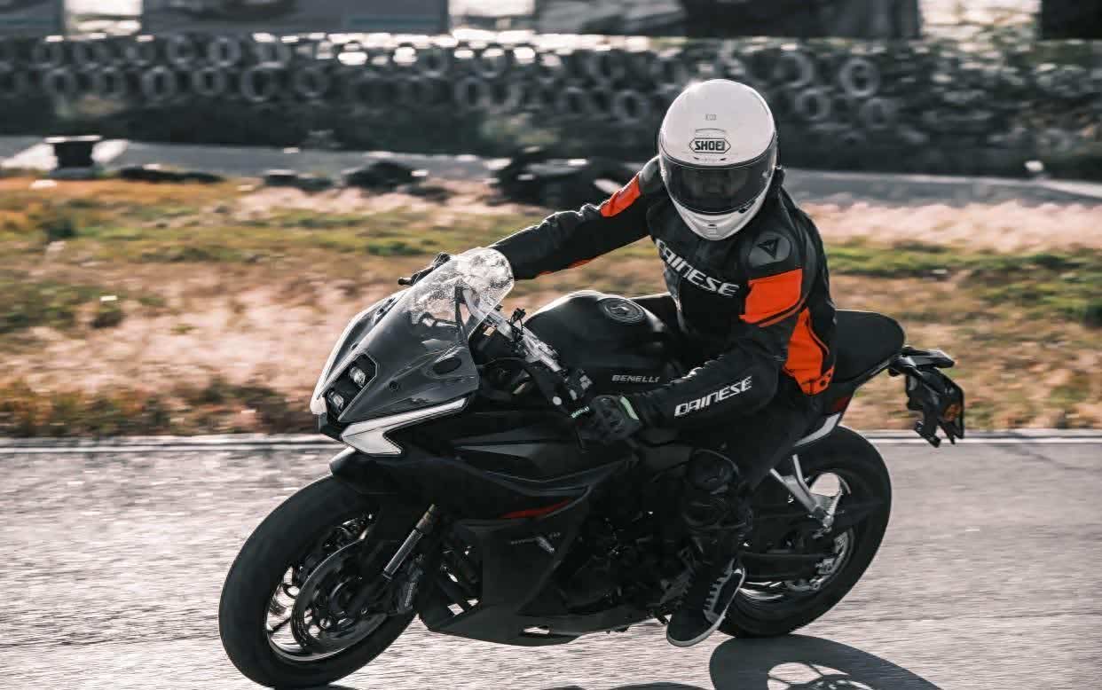 【贝纳利 龙卷风 Tornado 252R 贝纳利_贝纳利 龙卷风 Tornado 252R_汽车之家】