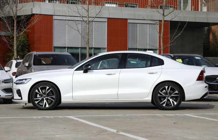 沃尔沃S60对比奥迪A4L，谁的产品力更“豪华”？_车家号_发现车生活_汽车之家