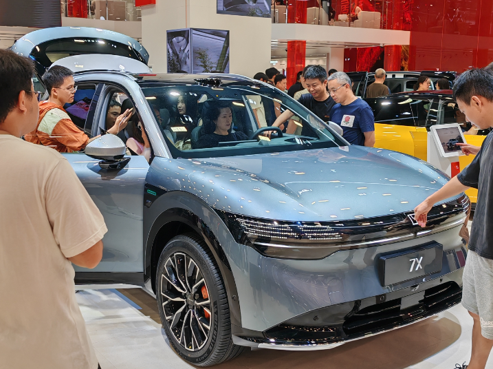 极氪7X、智界R7、蔚来ES6：外型设计与科技感的巅峰较量_车家号_发现车生活_汽车之家