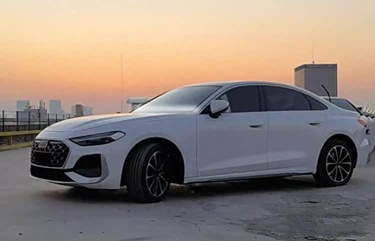 2025款奥迪A5L来袭！车长近5米，配双屏科技，2.0T动力引期待_车家号_发现车生活_汽车之家