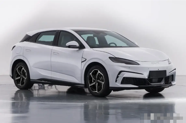 比亚迪海豹06GT最新实车图曝光，年轻化设计吸睛，或三季度上市！_车家号_发现车生活_汽车之家