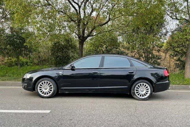 开06款奥迪A6L去洗车，起初工人漫不经心，看到V8标志时直了眼睛_车家号_发现车生活_汽车之家