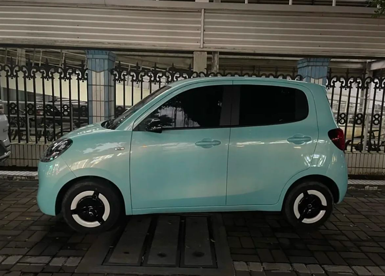 K-car未出，全新五菱宏光MINI EV四门版实车曝光，内外均有大变化_车家号_发现车生活_汽车之家