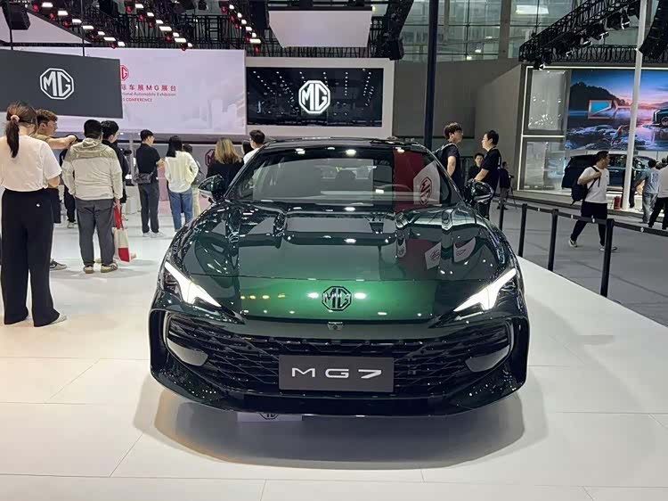 颜值爆表！2025款MG7首发亮相，年轻人的专属运动轿跑！_车家号_发现车生活_汽车之家