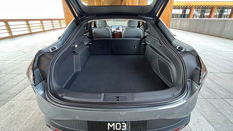 试驾小鹏MONA M03，11.98万起减配了什么？值得买吗？_车家号_发现车生活_汽车之家