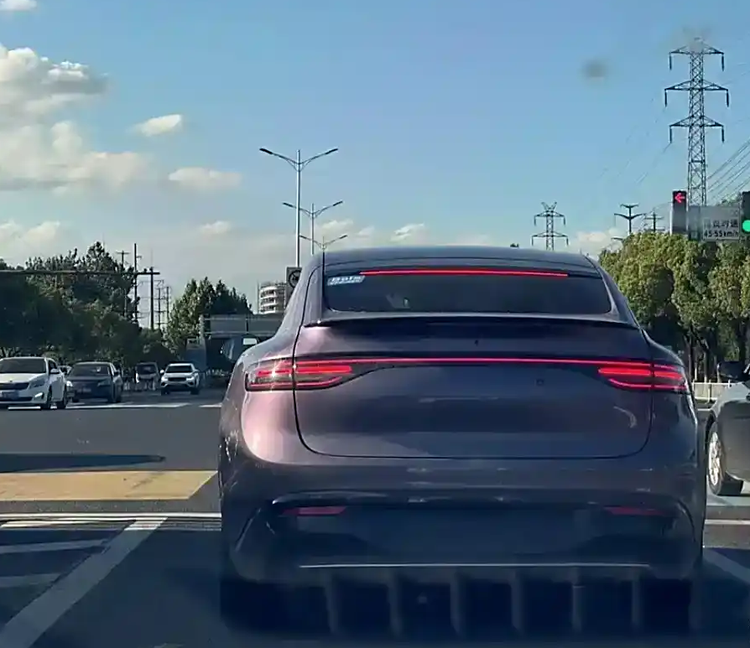 智界R7亮相！496马力纯电SUV，续航破800km_车家号_发现车生活_汽车之家