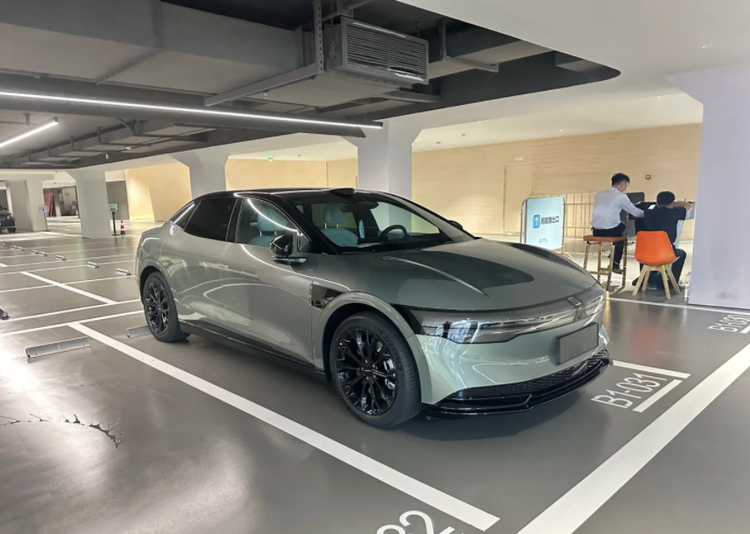 25款极氪007、智界S7和小米SU7三大智能座舱对比，哪款车最好？_车家号_发现车生活_汽车之家